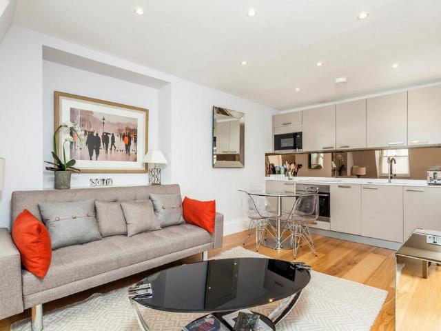 Rupert Street, Soho, London, W1D 2 bed flat to rent £3,445 pcm £795 pw