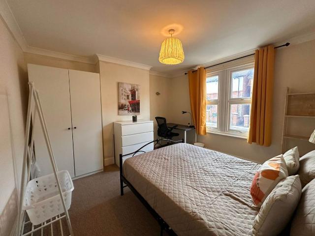 Rupert Road, Onslow Village, Guildford GU2, Room to rent, £850 pcm | PrimeLocation