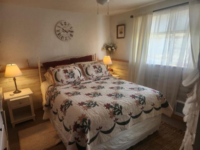 Rustic 1 Bdrm Apt