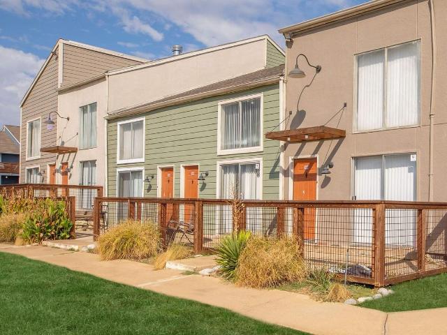 Rustic Ridge 1 Bedroom Apartment for Rent at 3005 W Walnut Hill Ln, Irving, TX 75038