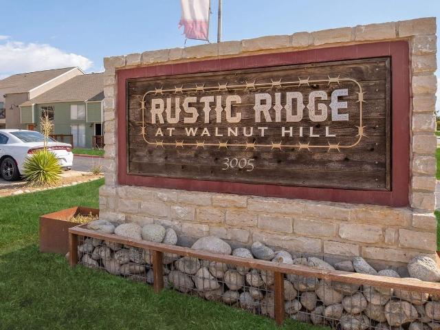 Rustic Ridge 2 Bedroom Apartment for Rent at 3005 W Walnut Hill Ln, Irving, TX 75038