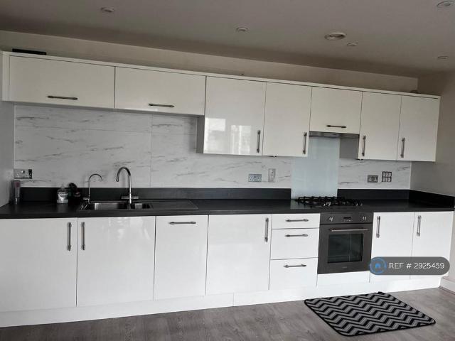 Ruston Close, Reading, RG2 2 bed flat to rent £1,650 pcm £381 pw