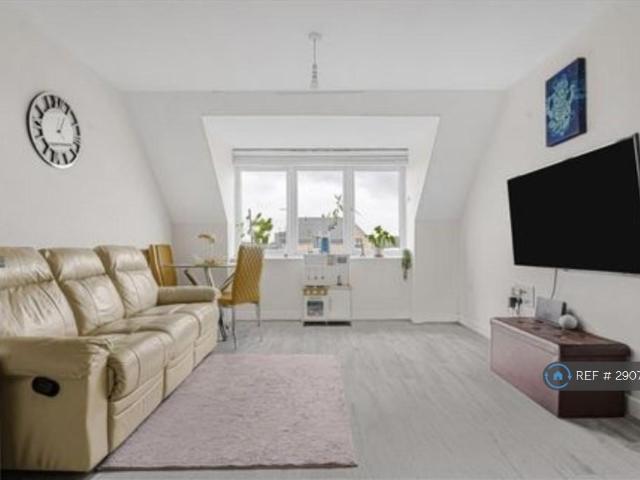 Ruston Close, Reading, RG2 2 bed flat to rent £2,500 pcm £577 pw