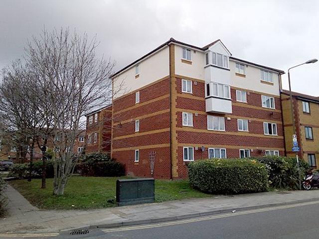 Ruston Road, London SE18, 1 bed flat to rent, £1,500 pcm | PrimeLocation