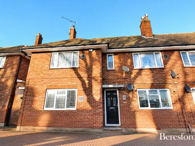 Rush Green Road RM7, 2 bed flat to rent, £1,650 pcm | PrimeLocation
