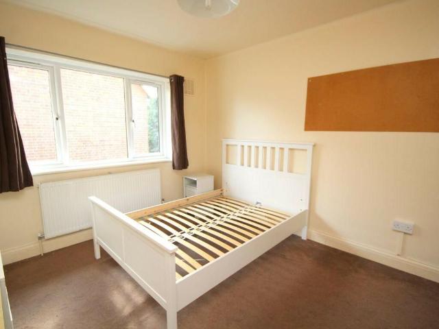 Rusham Park Avenue, Egham TW20, Room to rent, £800 pcm | PrimeLocation