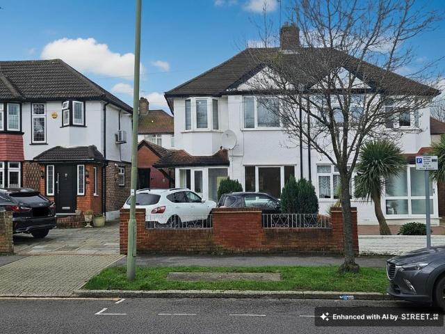 Rushgrove Avenue, London, NW9 4 bed semi detached house to rent £2,999 pcm £692 pw