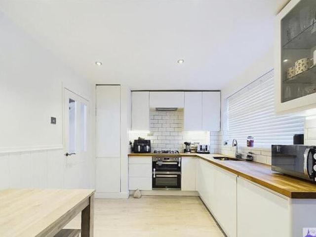 Rushdean Road, Strood, 2 Bedroom Terraced