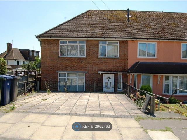 Rushden Garden, London NW7, 4 bed shared accommodation to rent, £3,000 pcm | PrimeLocation