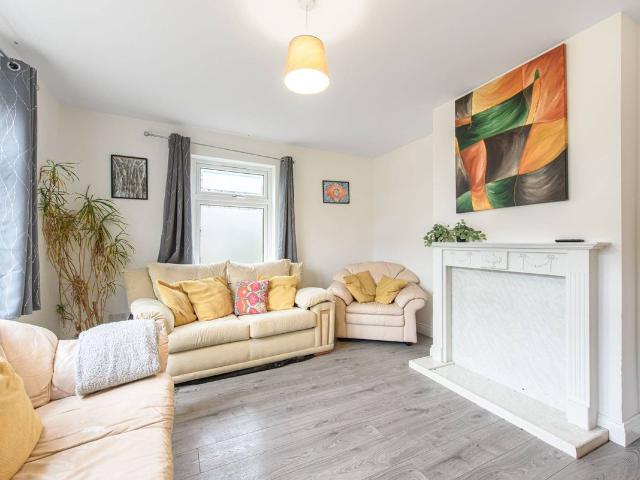 Rushden Gardens, Mill Hill, London NW7, 4 bed detached house to rent, £3,000 pcm | PrimeLocation