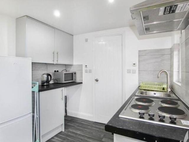 Rushdene Crescent, Northolt, Studio Flat For