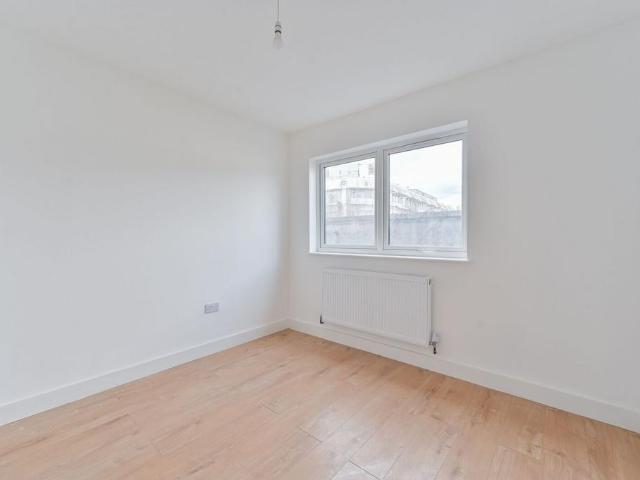 Rushey Green, Catford, London, SE6 1 bed flat to rent £1,575 pcm £363 pw