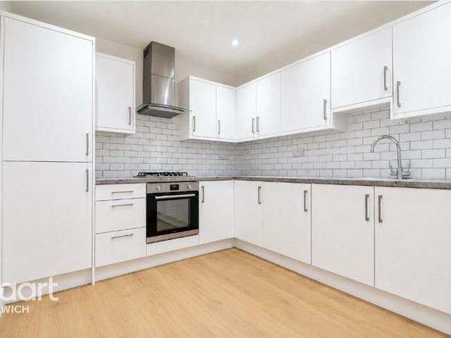 Rushey Green, London 1 bed flat to rent £1,600 pcm £369 pw