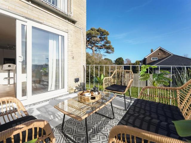Rushford Warren, Christchurch BH23, 2 bed flat to rent, £1,500 pcm | PrimeLocation