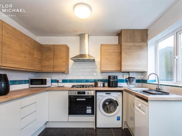 Rushlake Close, Brighton 6 bed detached house to rent £3,380 pcm £780 pw