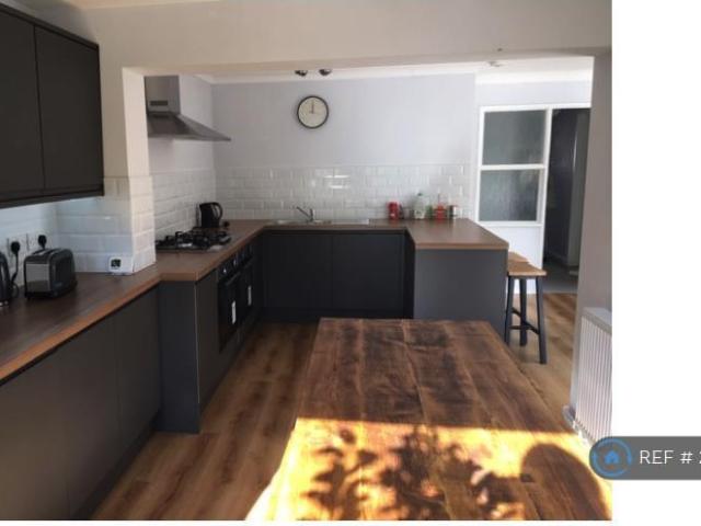 Rushmead Close, Canterbury, CT2 6 bed semi detached house to rent £2,300 pcm £531 pw