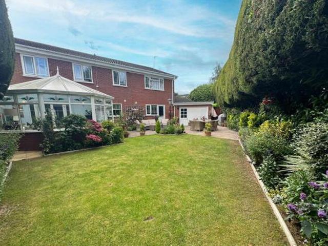 Rushwick Grove, Monkspath, 6 Bedroom Detached