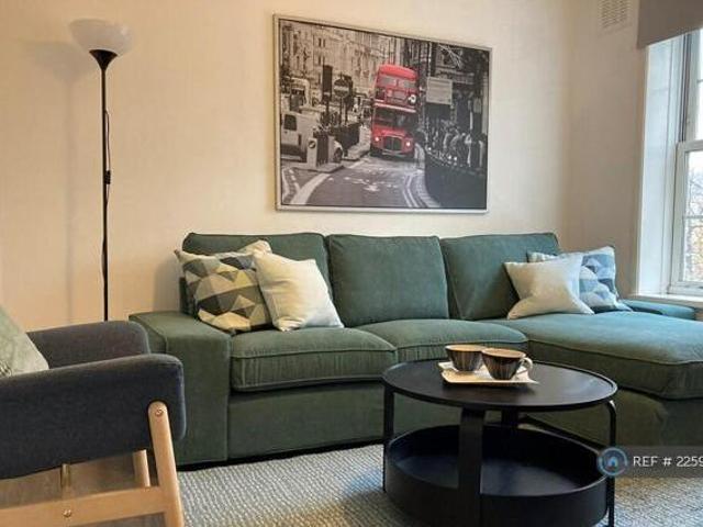 Rushton House, London, 3 Bedroom Flat