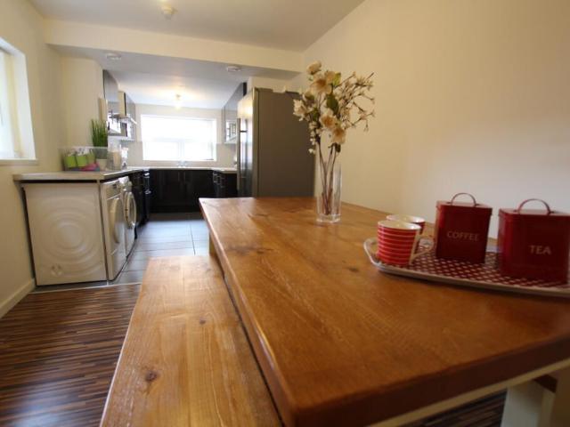 Ruskin Avenue, Manchester M14, Room to rent, £758 pcm | PrimeLocation