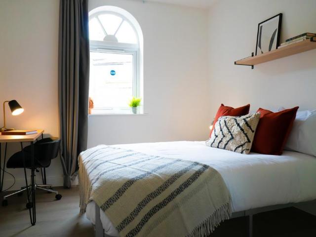 Ruskin Avenue, Manchester M14 7 bed house to rent £4,854 pcm £1,120 pw
