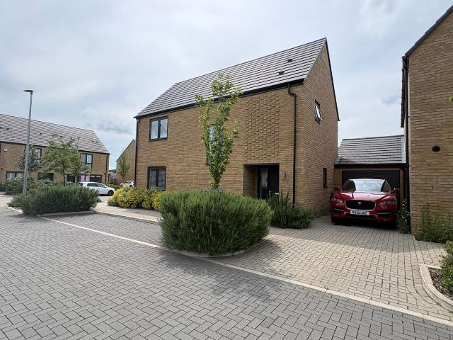 Rusling Way, Stevenage SG1, 3 bed property to rent, £2,100 pcm | PrimeLocation