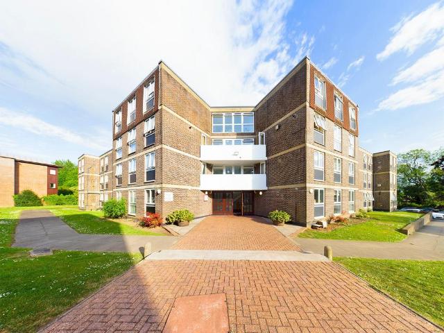 Rusper Close, Stanmore, HA7 4 bed apartment to rent £2,300 pcm £531 pw