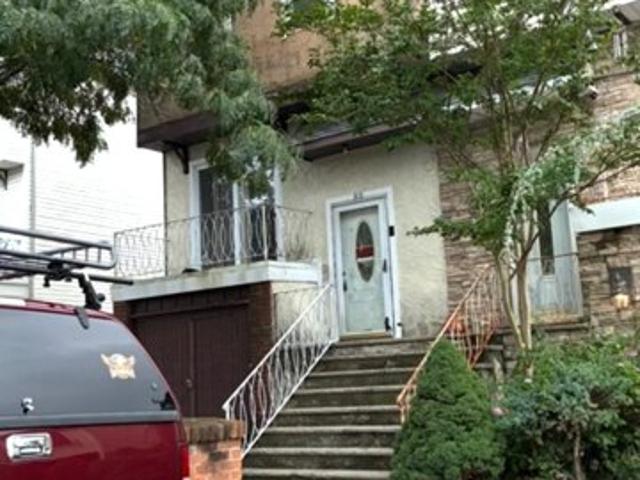 Russek Dr, Staten Island, Home For Sale
