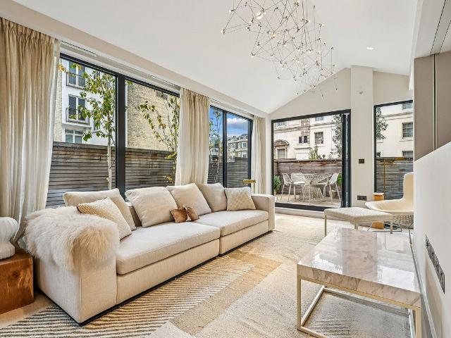 Russel Court, London, 1 SW1A, 3 bed flat to rent, £16,250 pcm | PrimeLocation