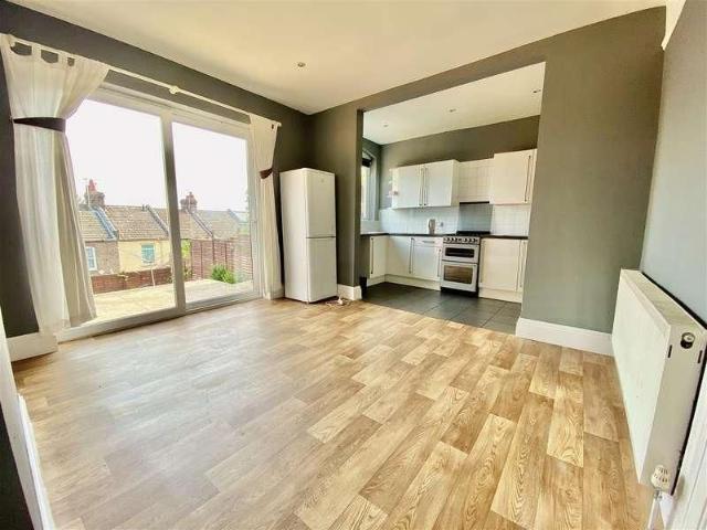 Russel Rise, Luton, LU1