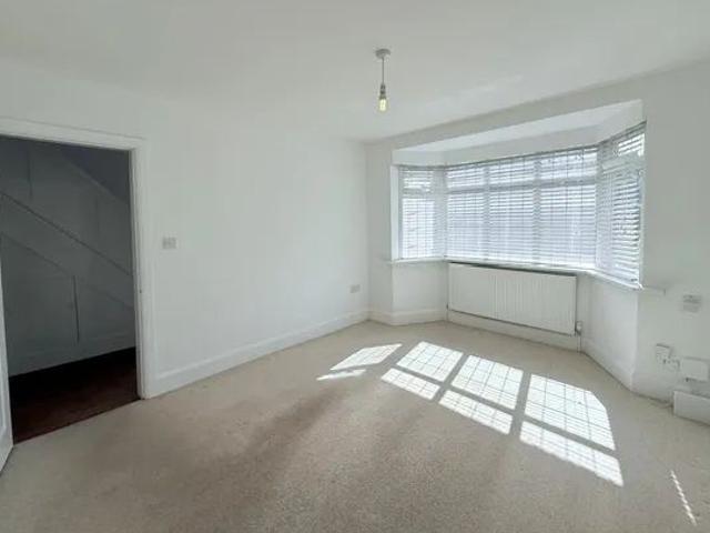 Russell Avenue, Wollaton, NG8 2BL, Property for rent