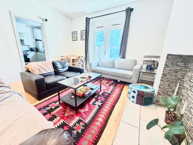 Russell Avenue, London N22, 3 bed flat to rent, £2,665 pcm | PrimeLocation