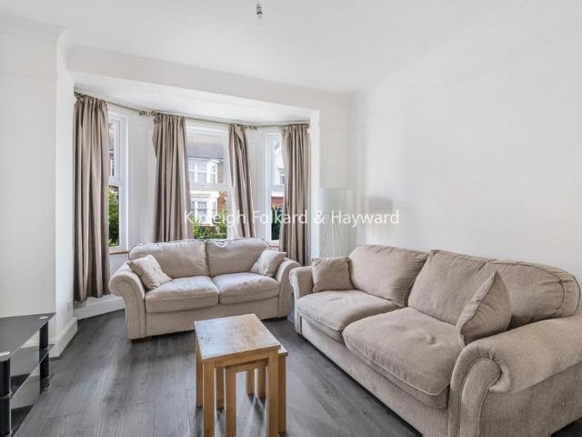 Russell Avenue, London, N22 3 bed house to rent £2,700 pcm £623 pw