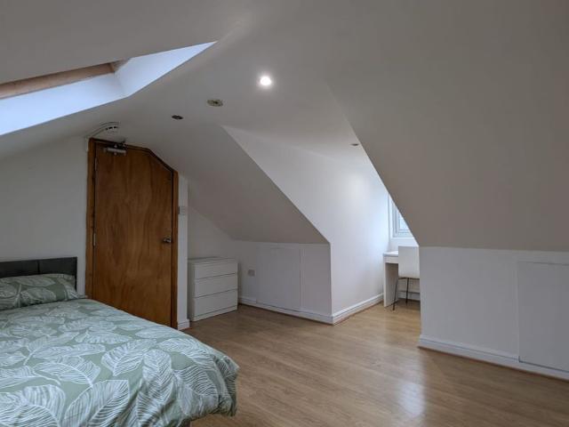 Russell Avenue N22, Room to rent, £825 pcm | PrimeLocation