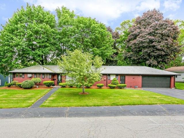 Russell Cir, Natick, Home For Sale
