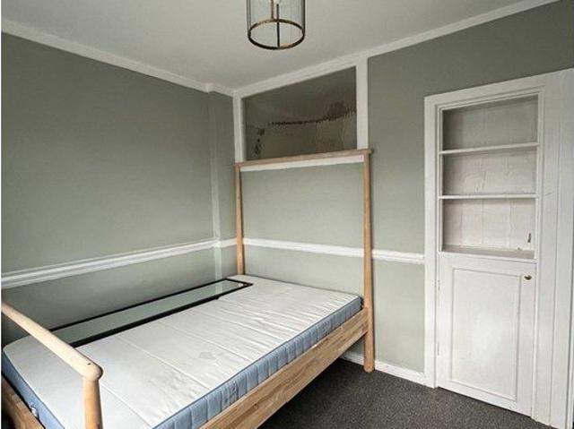 Russell Court, London WC1H, 1 bed flat to rent, £1,900 pcm | PrimeLocation