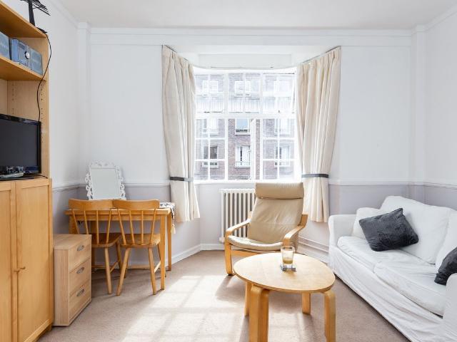 Russell Court, Woburn Place, London WC1H, Studio to rent, £1,950 pcm | PrimeLocation