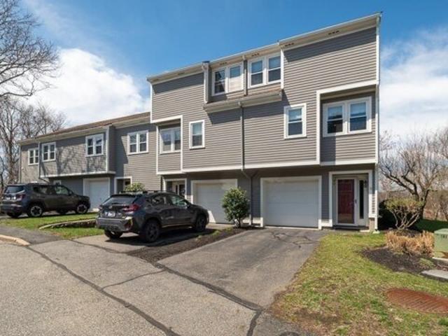 Russell Dr Unit D, Salem, Condo For Sale