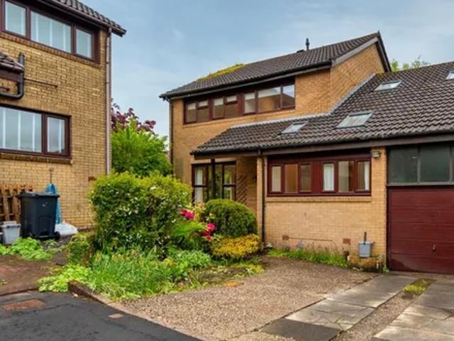 Russell Drive, Bearsden, G61 3BB, United Kingdom | 4 bed house for rent #167625565 | Rentberry