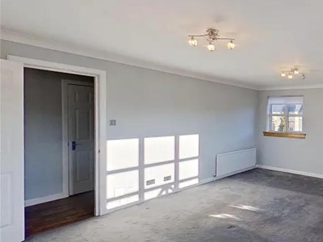 Russell Gardens, City of Edinburgh, EH12 5PG, United Kingdom | 3 bed house for rent #166298136 | Rentberry