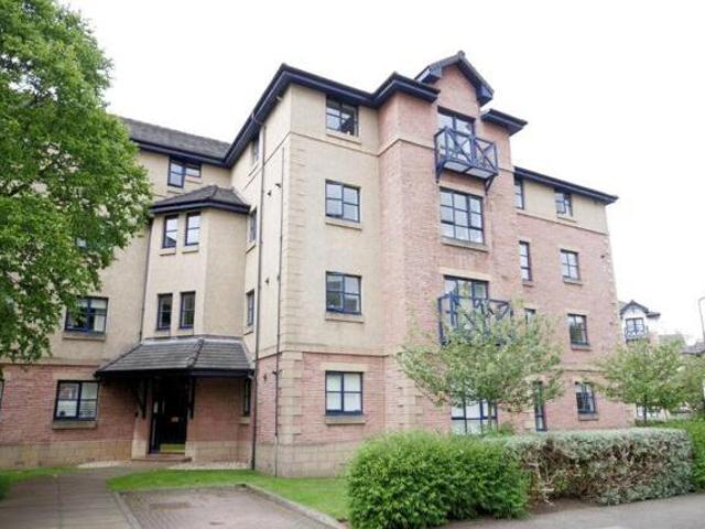 Russell Gardens, Roseburn, 2 Bedroom Flat