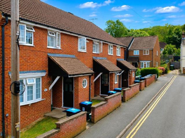 Russell Place, Boxmoor, Hemel Hempstead HP3, 1 bed maisonette to rent, £1,250 pcm | PrimeLocation