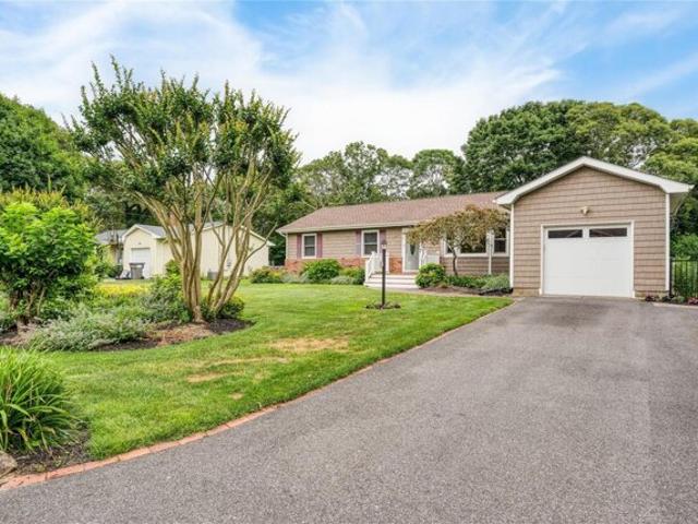 Russell Rd, Hampton Bays, Home For Sale