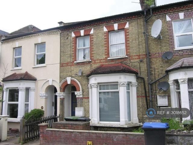 Russell Road, London, N13 1 bed maisonette to rent £1,650 pcm £381 pw