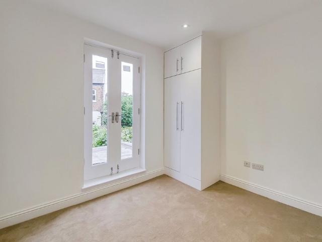 Russell Road, London, NW9