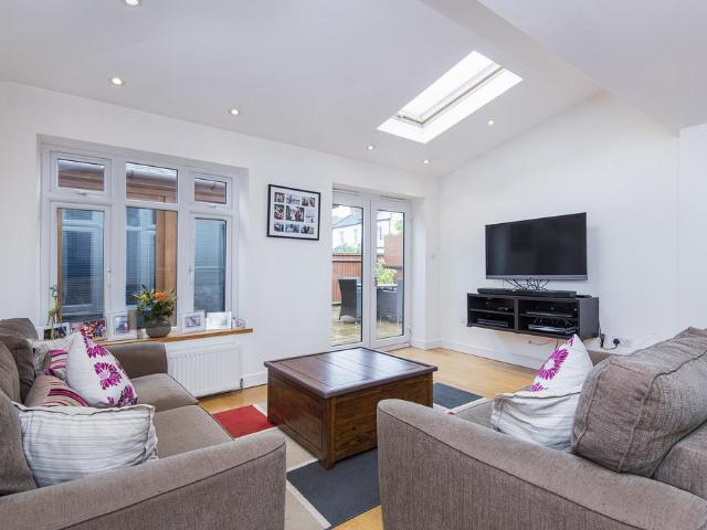 Russell Road, SW19 3 bed house to rent £3,750 pcm £865 pw
