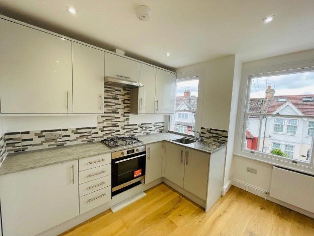 Russell Road, West Hendon NW9, 2 bed flat to rent, £1,750 pcm | PrimeLocation