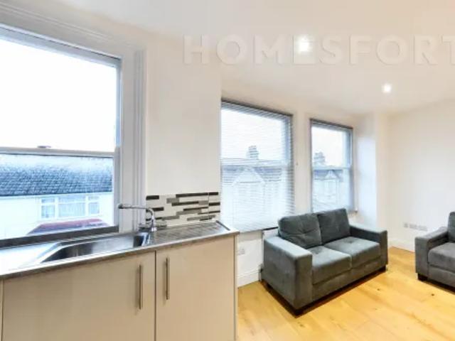 Russell Road, The Hyde, London, NW9 6AB, United Kingdom | 2 bed apartment for rent #165785025 | Rentberry