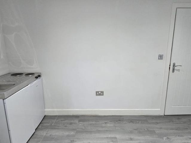 Russell Road, Tilbury, Essex RM18, Studio to rent, £950 pcm | PrimeLocation