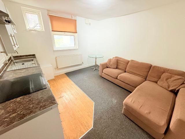 Russell St, Reading RG1, 1 bed flat to rent, £1,025 pcm | PrimeLocation
