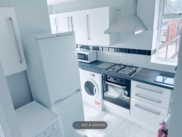 Russell St, Reading RG1, 2 bed flat to rent, £1,400 pcm | PrimeLocation
